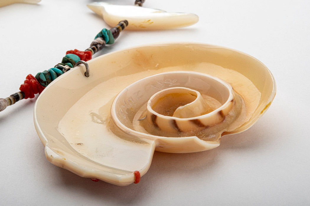 Melon Shell Bear Fetish Necklace – Keshi The Zuni Connection